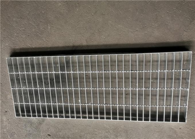 Tangga Stainless Bergerigi Tapak Steel Grating